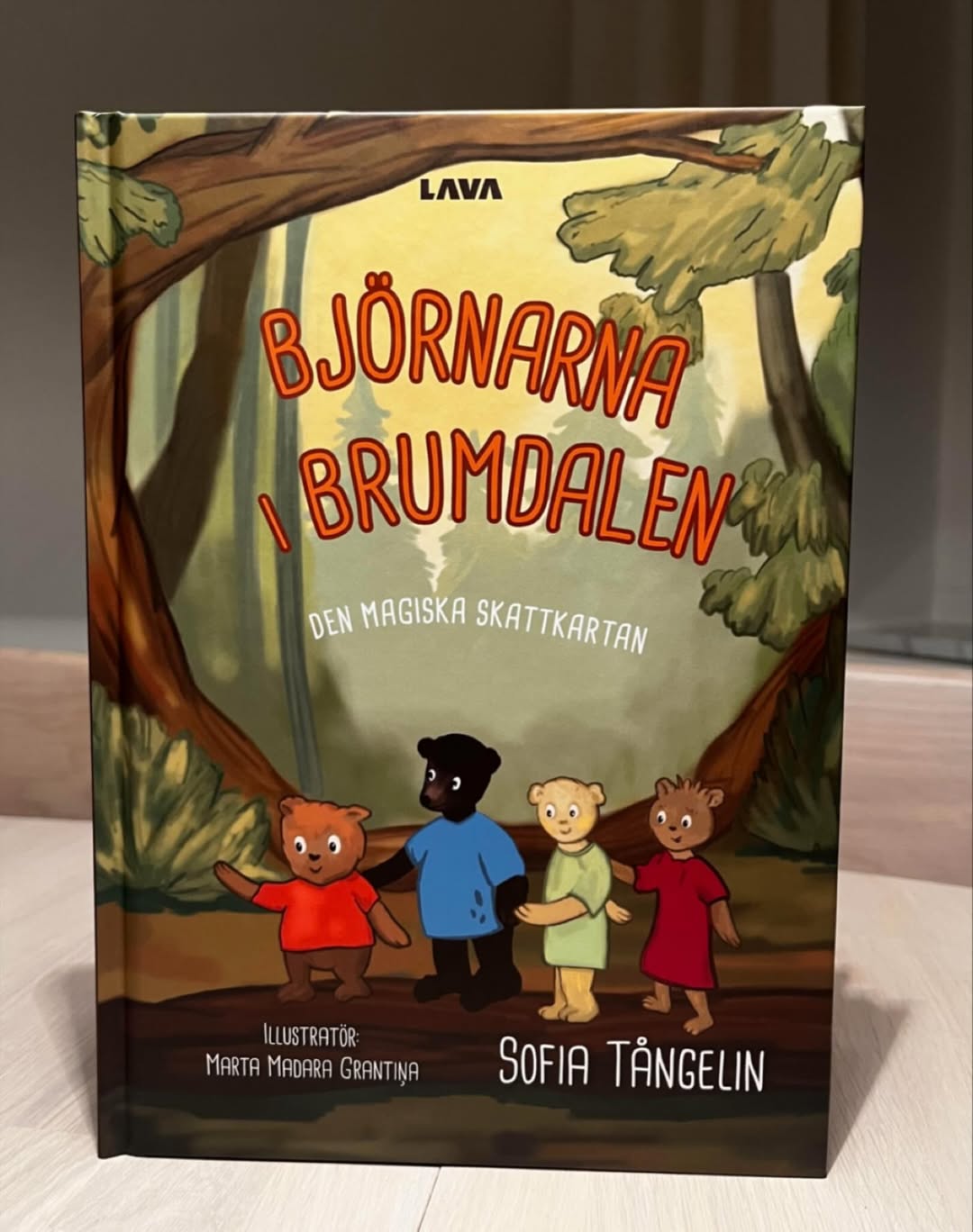 Vinn barnboken "Björnarna i Brumdalen: den magiska skattkartan ...